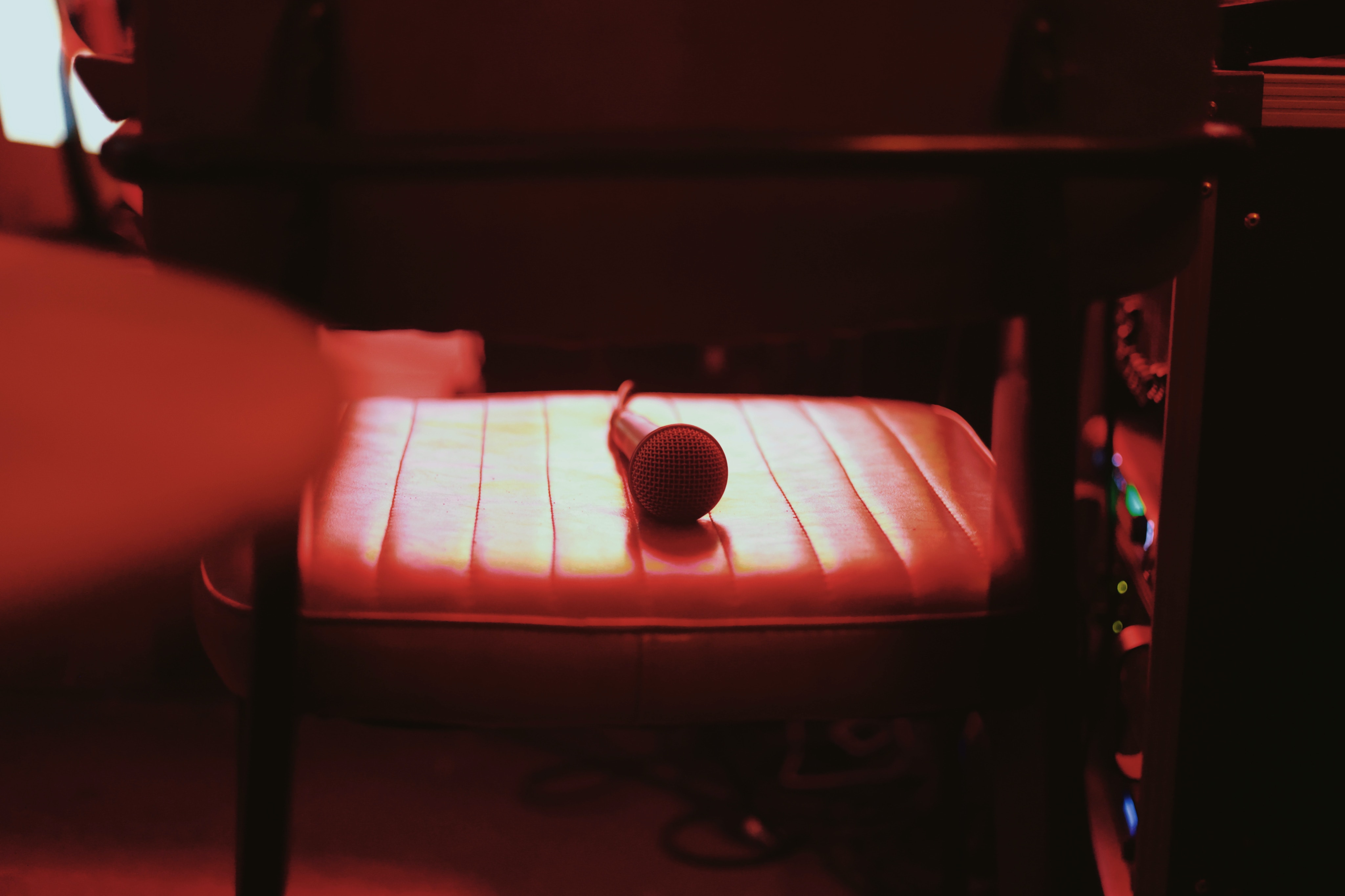 Get Your Chuckle on With Live Standup Comedy in Ta ‘Xbiex This April ...